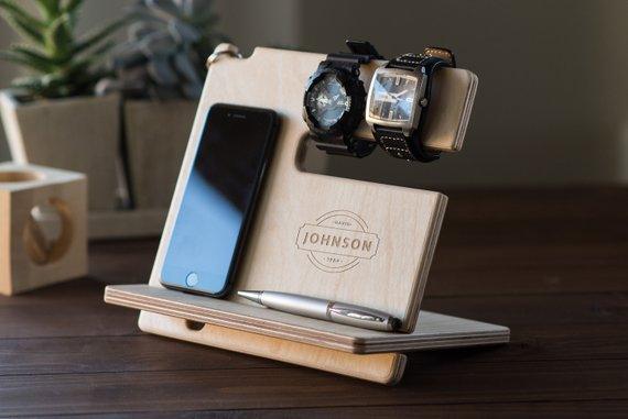 Wooden Phone Stand – BOSTON CREATIVE COMPANY
